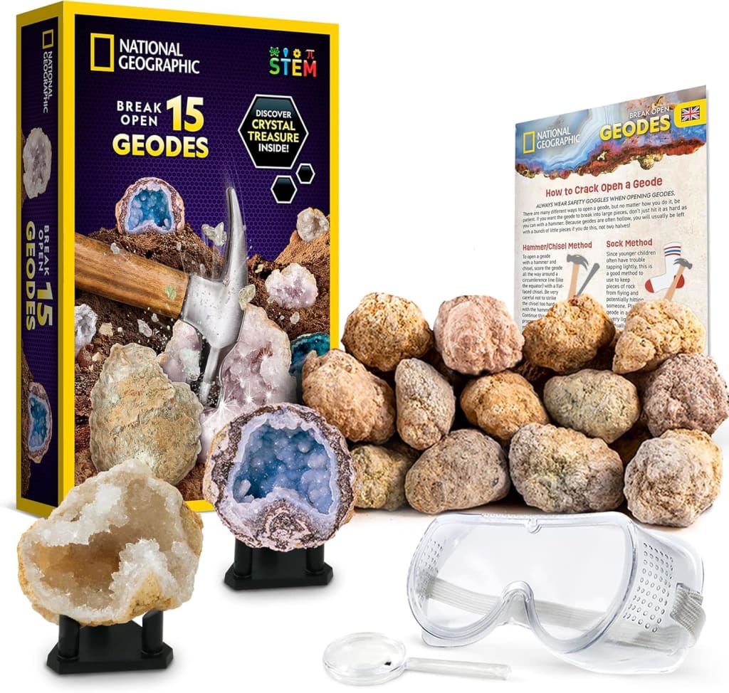Nat Geo Break Open 15 Geodes Kit: $31.99