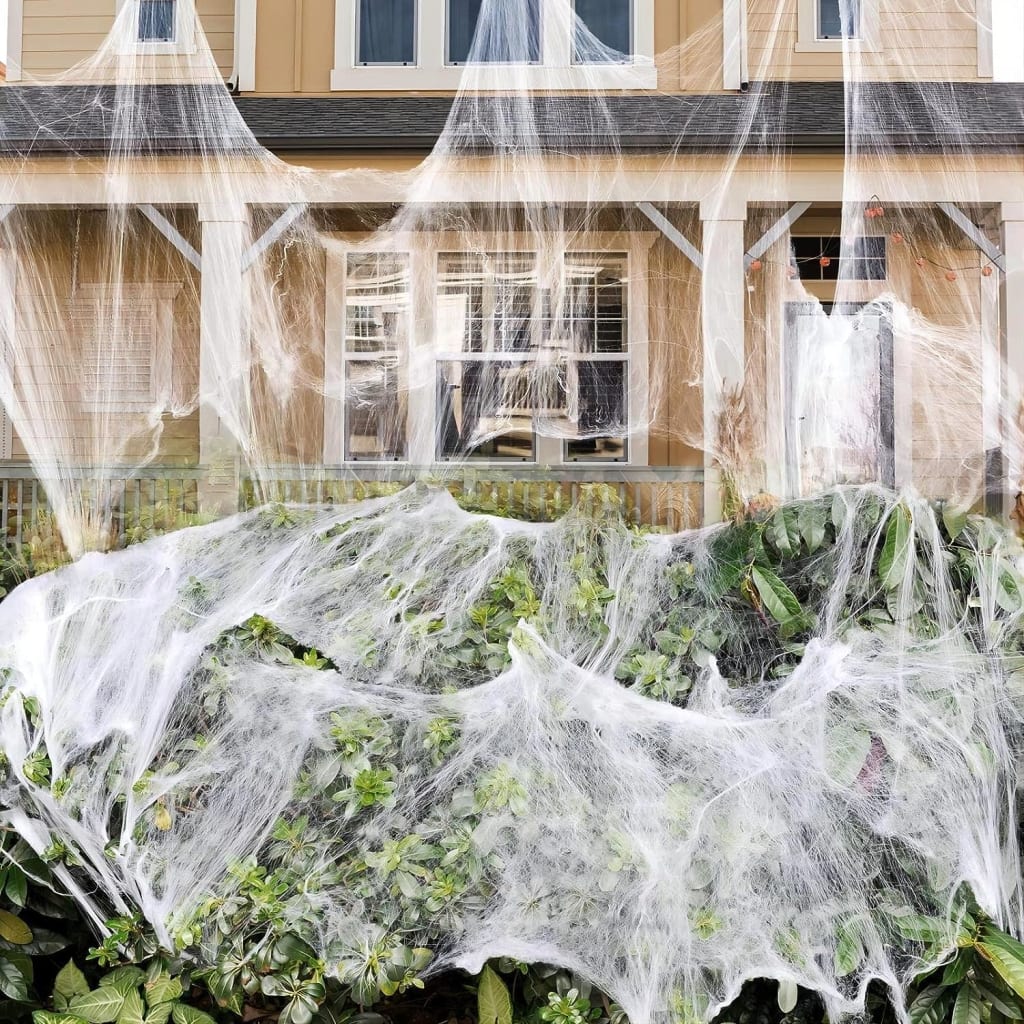 1,400-Square Foot Halloween Spider Webs w/ 150 Spiders for $10 - MAX-002