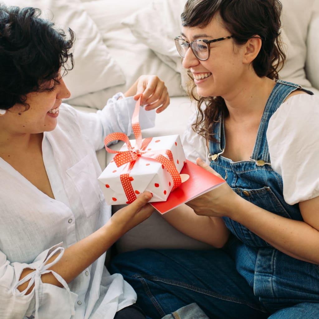 The 9 Best Things to Buy in February (Including Presidents' Day Sales!)