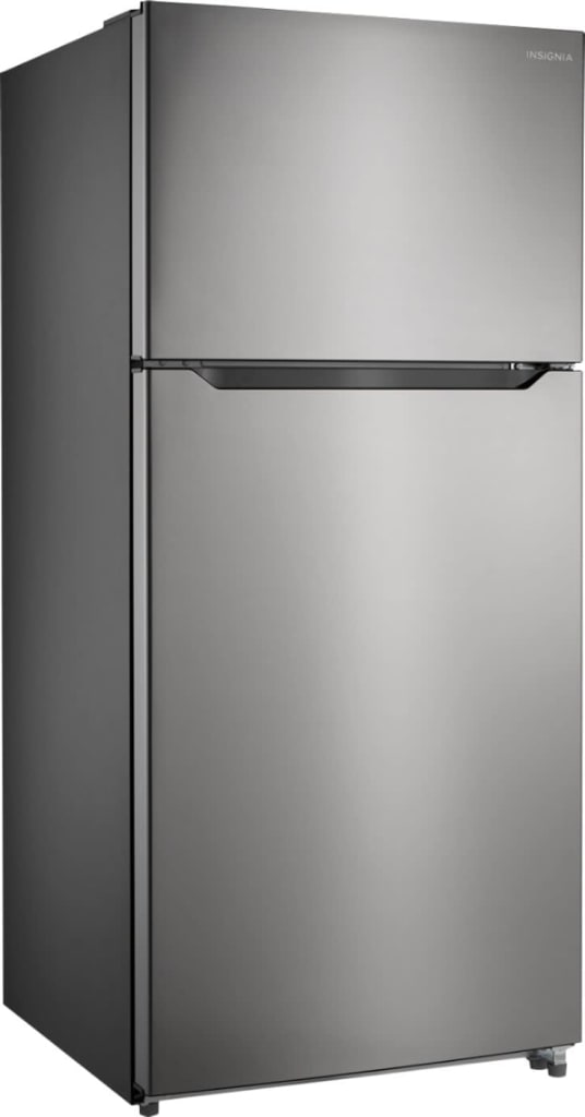 Insignia 18.1-Cu. Ft. Stainless Steel Top-Freezer Refrigerator for $600 ...